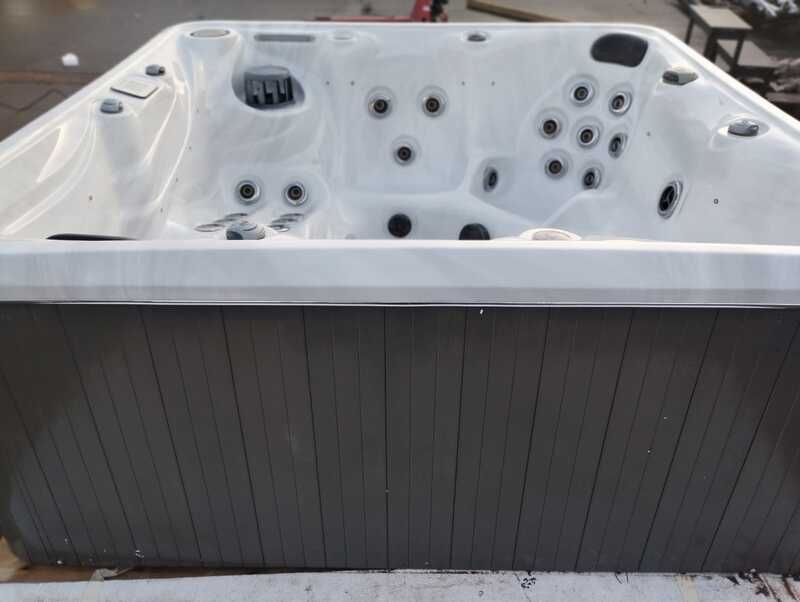 Crystal Beach 6 Person 1 Lounger Hot Tub - Wild Water Spas