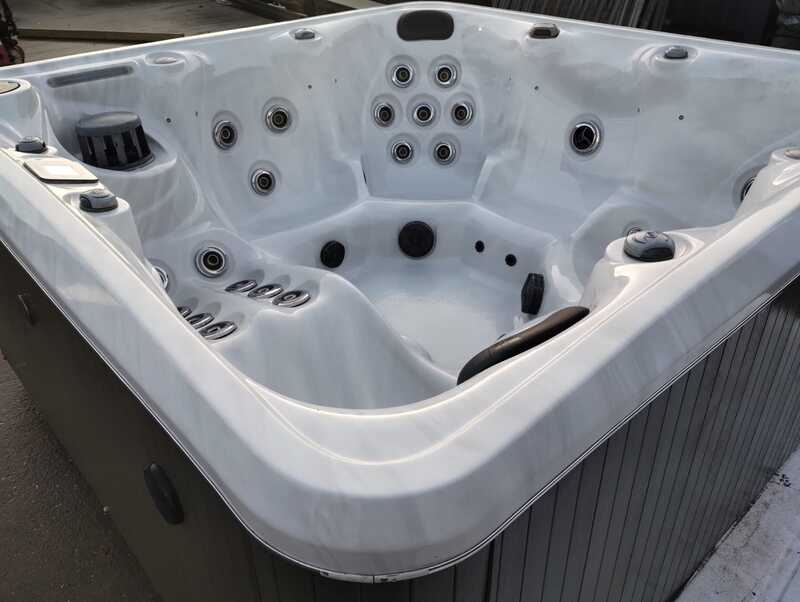 Crystal Beach 6 Person 1 Lounger Hot Tub - Wild Water Spas