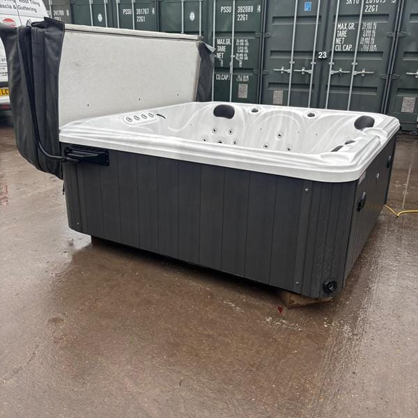 Crystal Ocean 5 Person 3 Seater 2 Lounger Hot Tub - Wild Water Spas